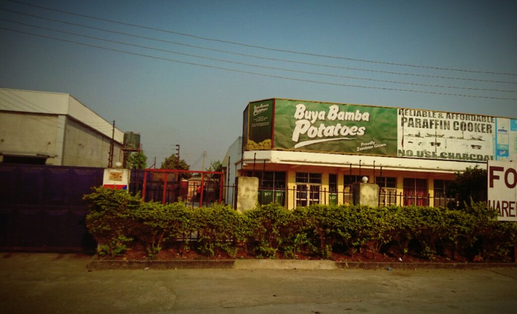 Toptan sebze ve meyve satışı Buya Bamba Potatoes, Lusaka, foto