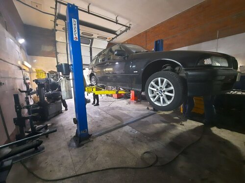 Otomobil servisi Auto repair shop, Brestskaya oblastı, foto