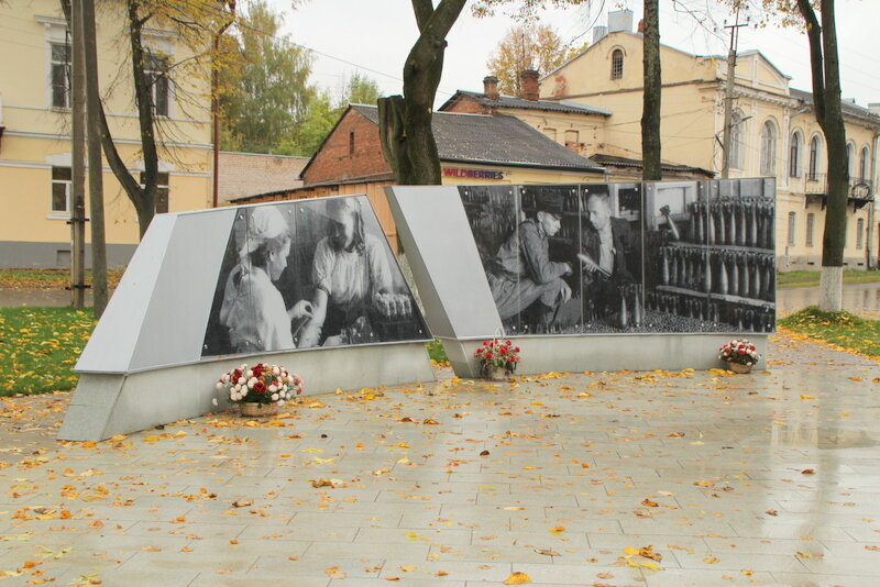 Anıt, heykel Боровичи – город трудовой доблести, Borovichy, foto