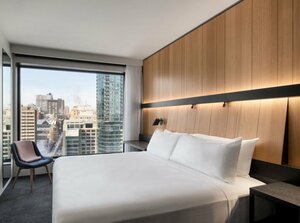 Hotel Monville opening July 2017 (Quebec, Montreal, Rue de Bleury), otel  Montreal'dan