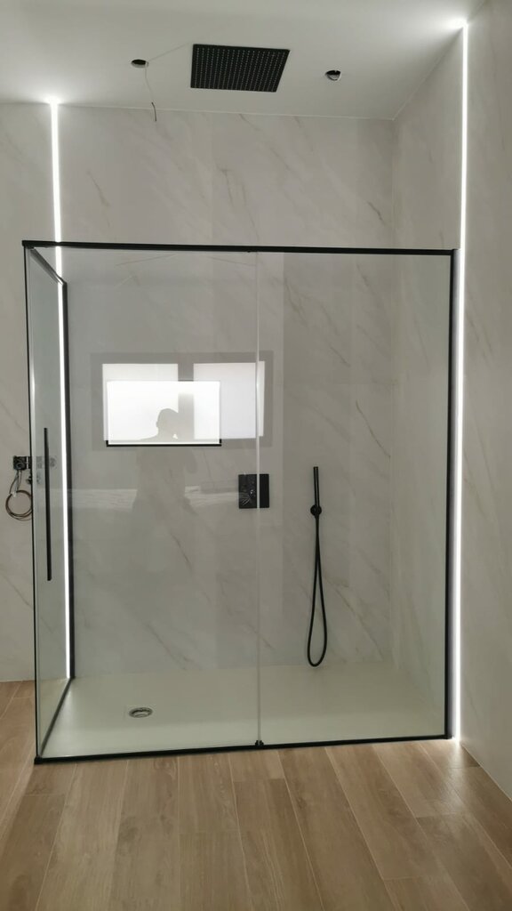 i̇nşaat malzemeleri toptan Construcciones Y Reformas Anfer, Endülüs, foto