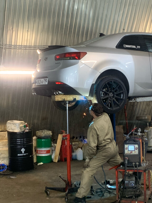 Otomobil servisi Tsentr glushiteley, Puşkino, foto