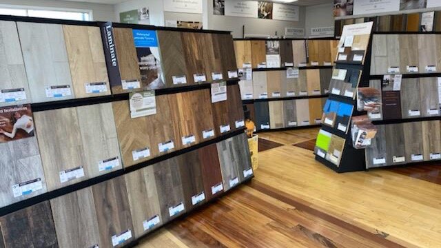 Mobilya mağazaları Ll Flooring, Durham, foto