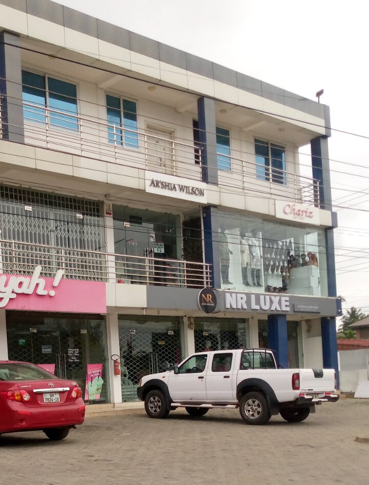 Ayakkabı mağazaları Arshia Wilson, Akra, foto