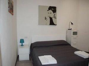 Central Station (Via Capasso Bartolomeo No:32, Naples), otel  Napoli'den