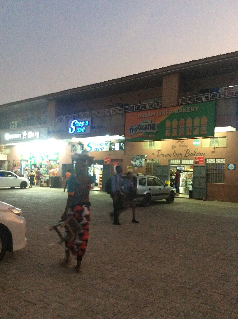 Market Grocery and More, Lusaka, foto