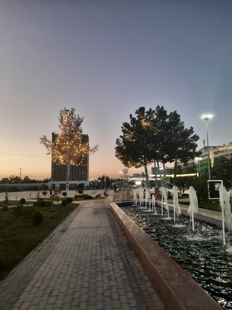 Çeşme Fountain, Nevai, foto
