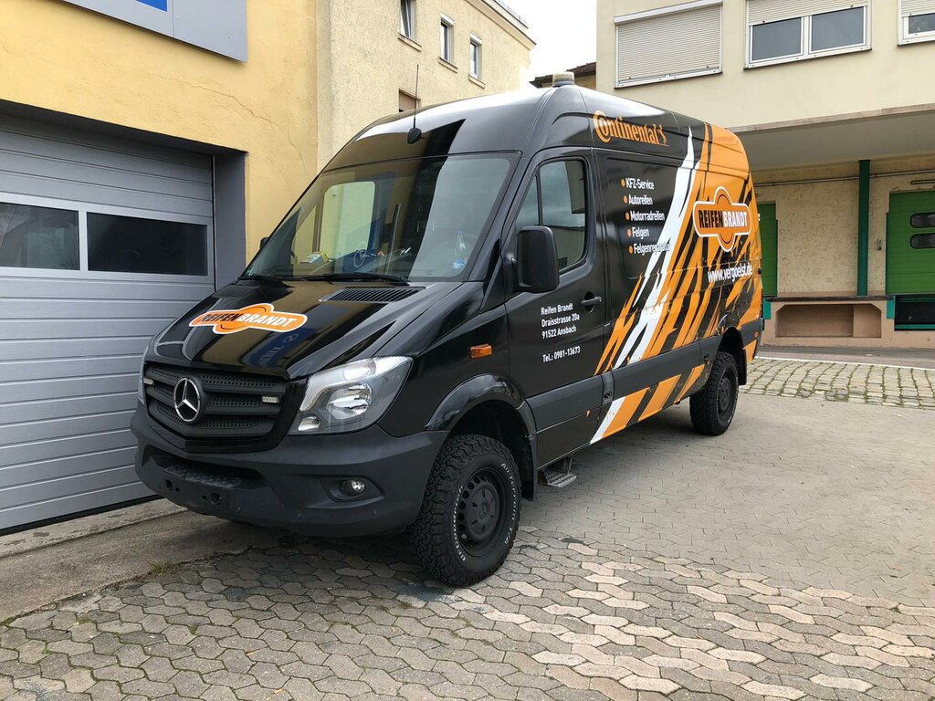 Jant ve lastikçiler Brandt Florian Reifen Brandt, Ansbach, foto