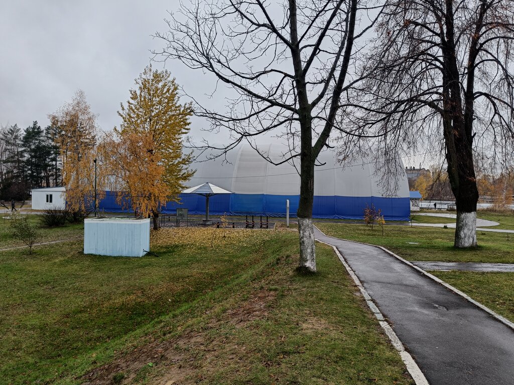 Çok amaçlı spor tesisleri Крытый футбольный манеж, Dzerjinski, foto