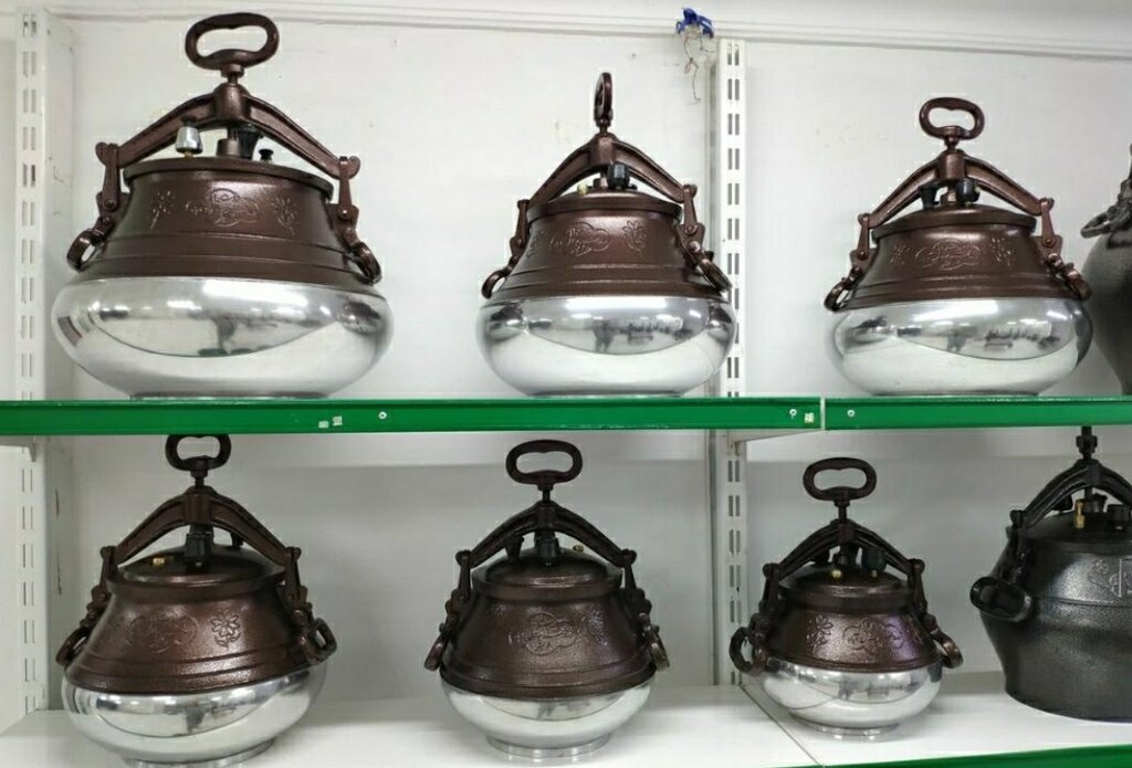 Züccaciye mağazaları Cauldron and Grill, Dmitrov, foto