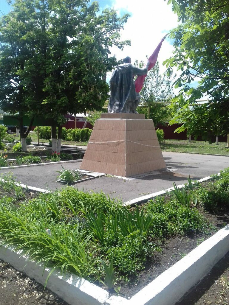 Anıt, heykel Братская могила погибшим воинам в годы Великой Отечественной Войны, Rostovskaya oblastı, foto