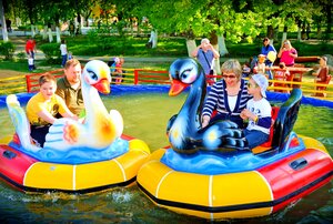 Бассейн с бамперными лодками (Moscow Region, Yegoryevsk, Gorodskoy park kultury i otdykha Pegas), atraksiyon  Yegoryevsk'ten