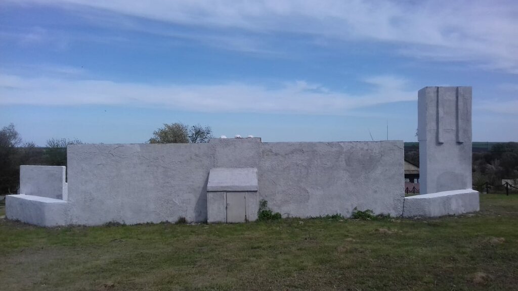 Anıt, heykel Братская могила, Rostovskaya oblastı, foto
