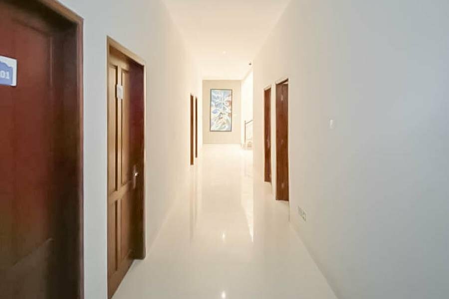 Otel RedDoorz Syariah @ Pucang Anom, Surabaya, foto