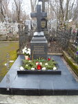 Родители патриарха Кирилла протоиерей Михаил ВасильевичГундяев и Раиса Владимировна Гундяева (Metallistov Avenue No:5А), ünlü kişilerin mezarları  Saint‑Petersburg'dan