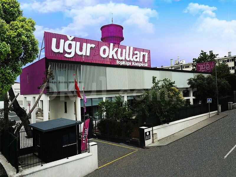 Özel okul Uğur Okulları Topkapı Kampüsü, İstanbul, foto