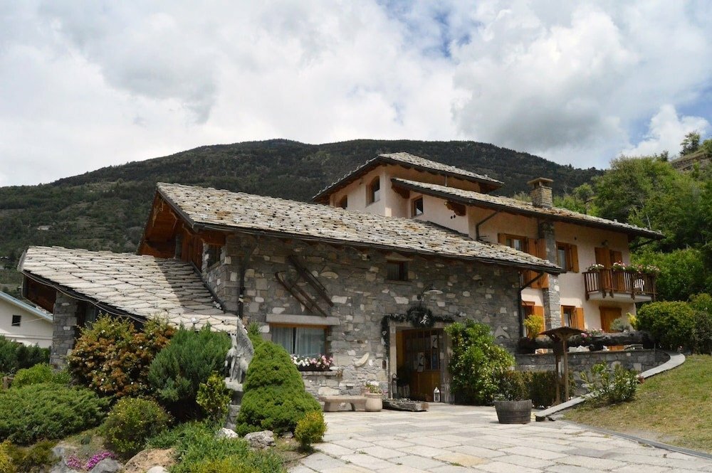 Otel Hotel Lo Fleye, Aosta Vadisi, foto