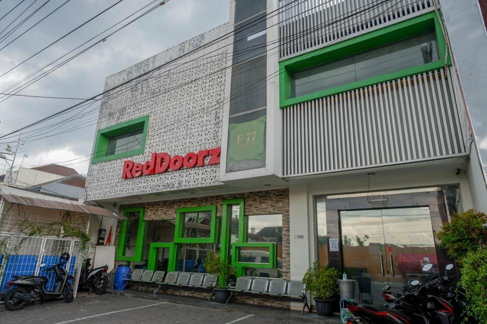 Otel RedDoorz Plus near Malioboro Area, Yogyakarta, foto