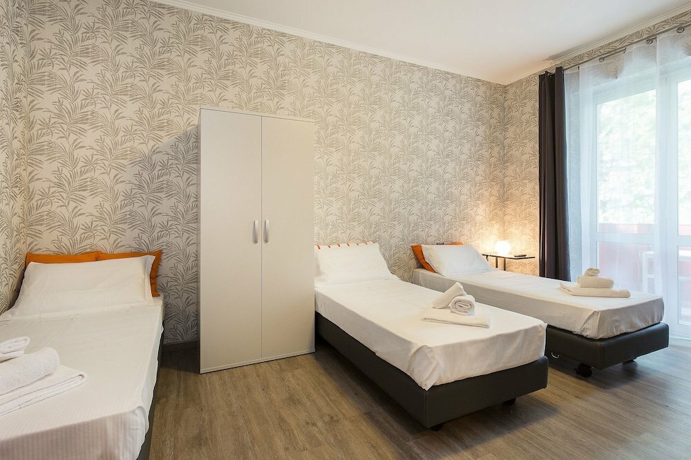 Otel Residence La Red, Lombardiya, foto