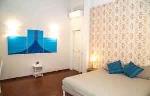 Domus Donnaregina Apartments (Via Loffredi No:20, Naples), otel  Napoli'den