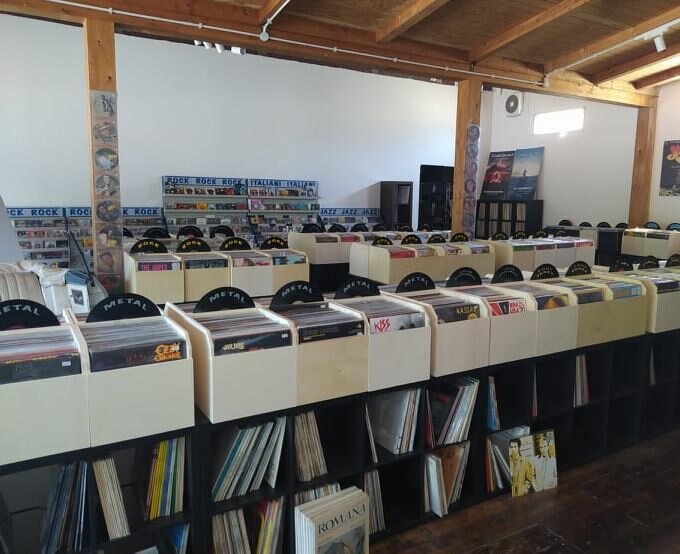 Enstrüman mağazaları Music Machine Record Store, Lazio, foto