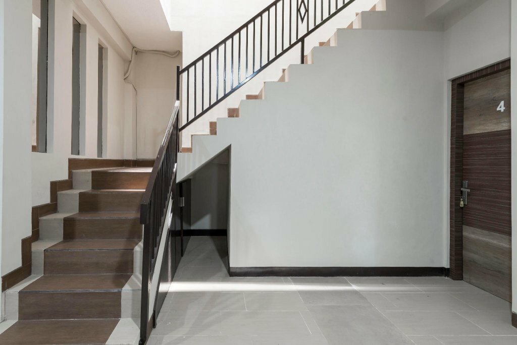 Otel RedDoorz near Grand City Mall 2, Surabaya, foto