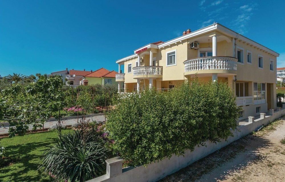 Otel Stunning Home in Zadar With Wifi and 2 Bedrooms, Zadar, foto