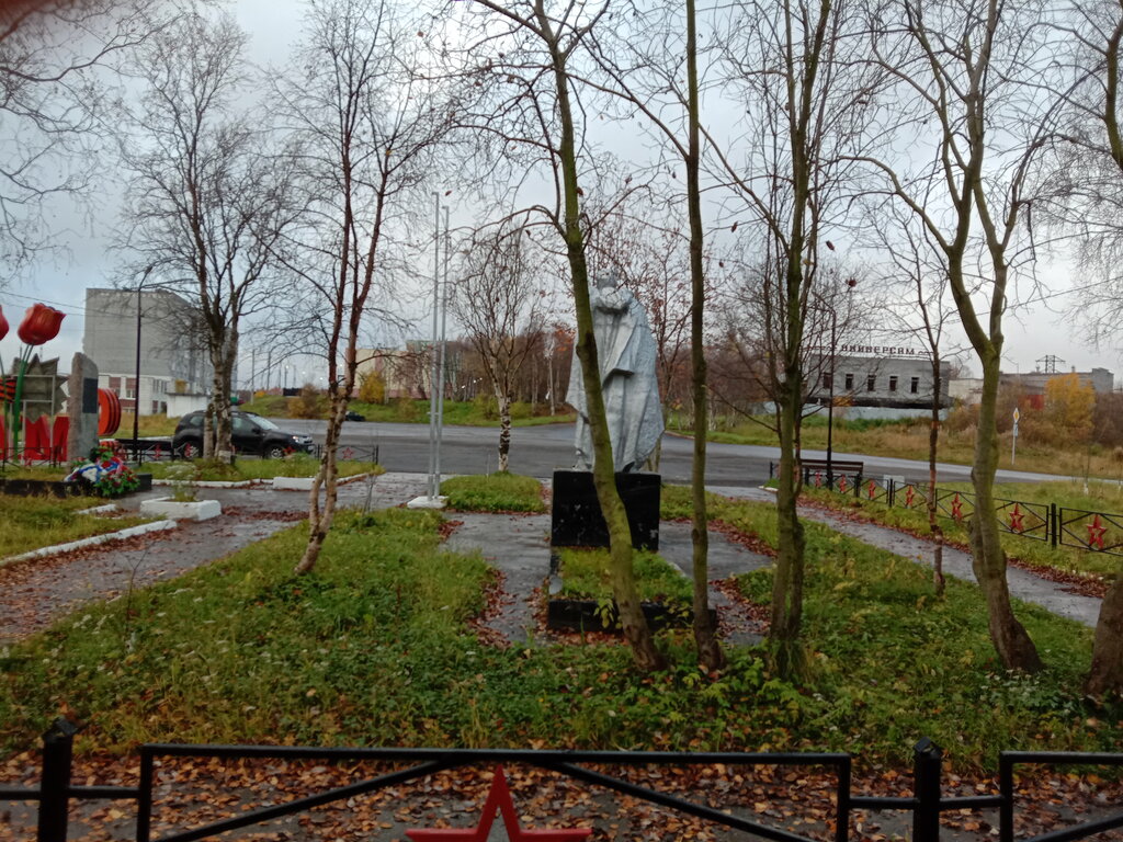 Anıt, heykel Братская могила, Murmanskaya oblastı, foto