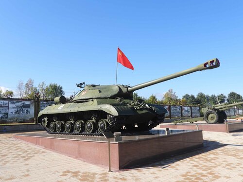 Müzeler ve sanat galerileri Музей военной техники времен Отечественной войны, Kuzey Osetya‑Alanya, foto