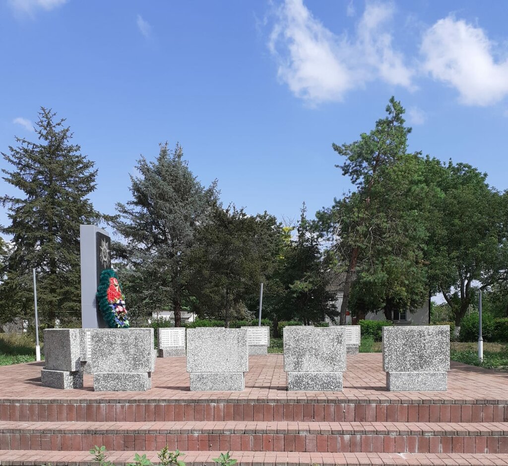 Anıt, heykel Воинам-односельчанам, павшим в годы Великой Отечественной войны, Krasnodarski krayı, foto