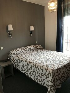 Hôtel Océan (Occitanie, Hautes-Pyrénées, Arrondissement d'Argelès-Gazost, Lourdes, Avenue Général Baron Maransin), otel  Lourdes'dan