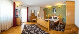 Hotel Korona (Mureș, Sighișoara), otel  Sighişoara'dan
