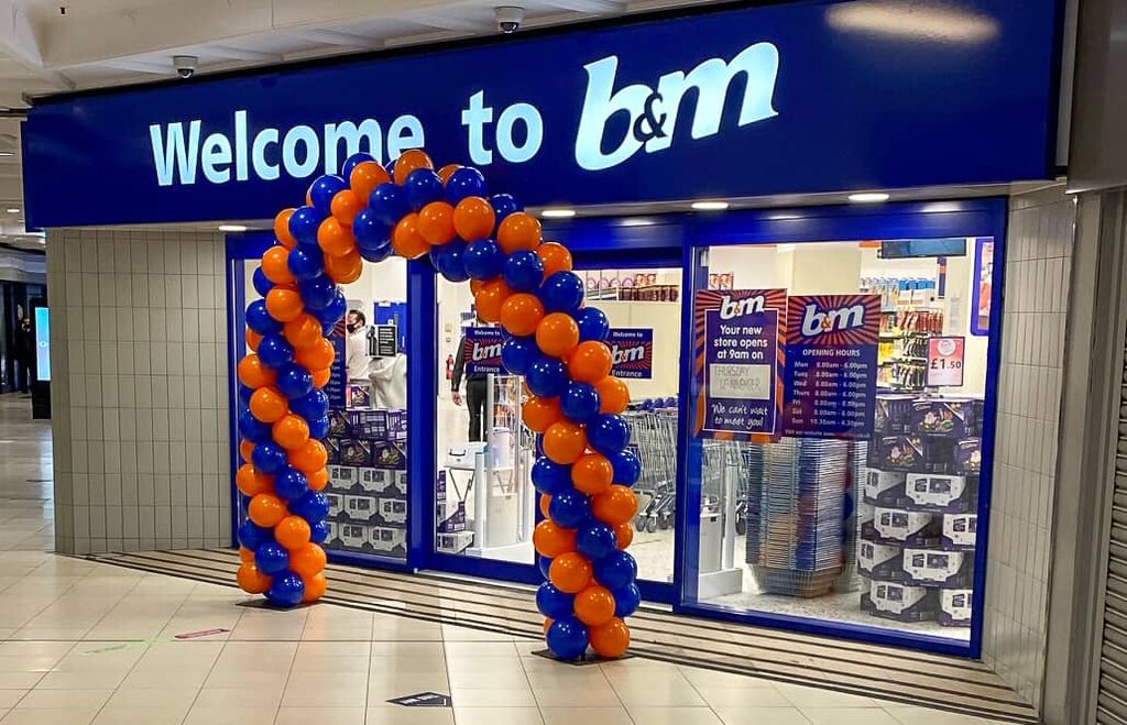 Şans oyunları B&m Store, Kingston upon Hull, foto