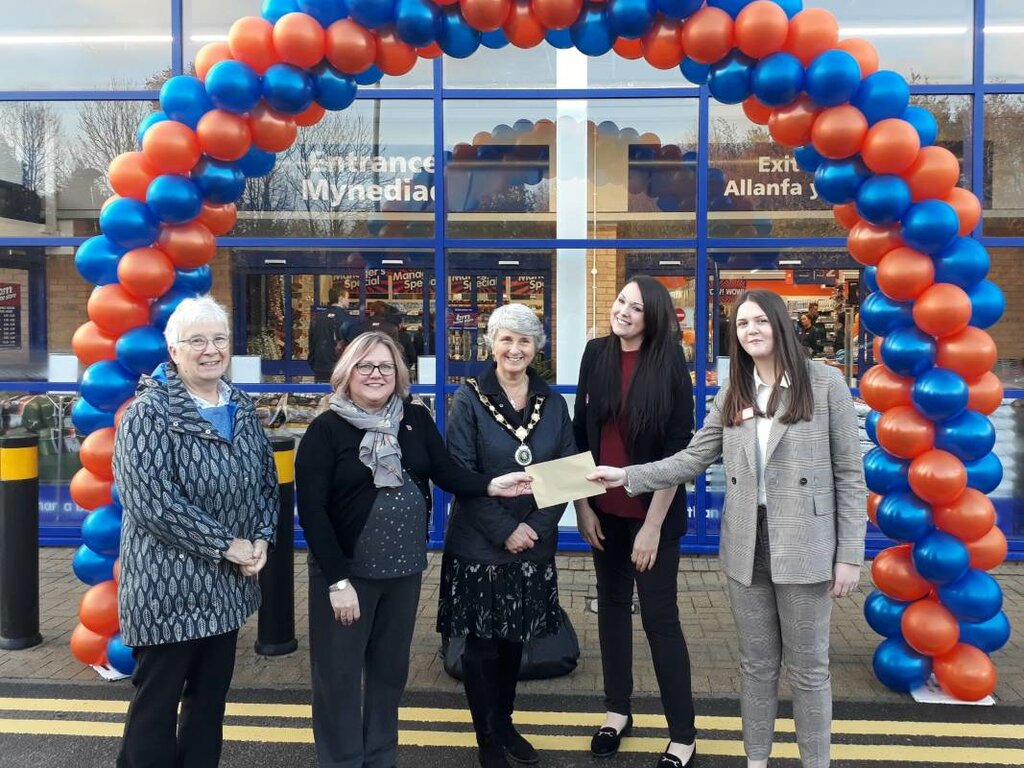 i̇ndirim ve fırsat sistemleri B&m Home Store with Garden Centre, Galler, foto