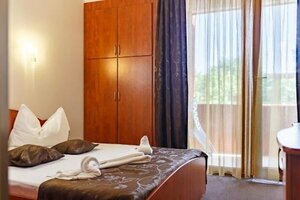 Hotel Astoria (Constanţa, Mamaia), otel  Mamaya'dan