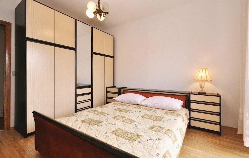 Otel Nice Home in Zadar With Wifi and 2 Bedrooms, Zadar, foto