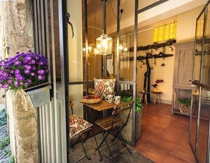 City Jungle (Lazio, Viterbo, Via del Ponticello), otel  Viterbo'dan