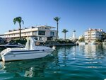 Apartment Overlooking the sea and the Port of Empuriabrava (Castello d'Empuries, Sector Port Grec 2 4º 2), kısa süreli konaklama