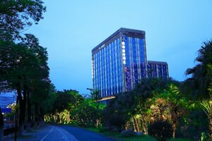 Headquarter International Hotel (Guangdong Province, Sub-provincial city Guangzhou, Line 21, Science City), otel  Guangdong'dan