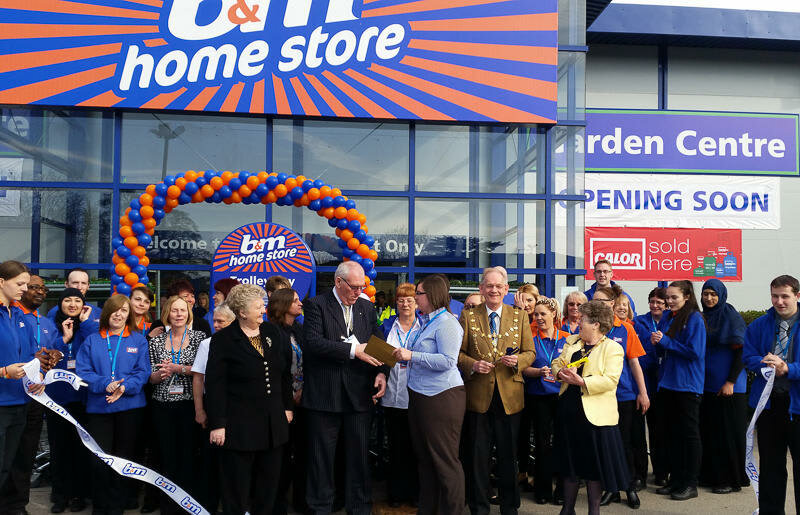 i̇ndirim ve fırsat sistemleri B&m Home Store with Garden Centre, İngiltere, foto