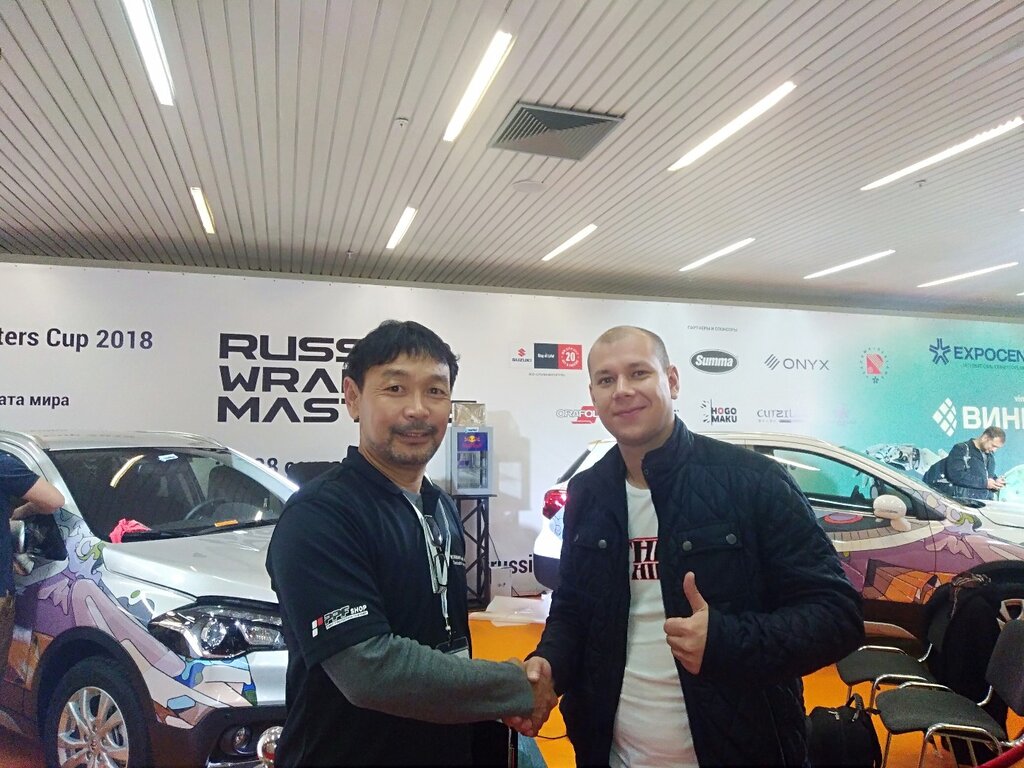 Araç camlarının renklendirilmesi Auto Clans, Çeliabinsk, foto