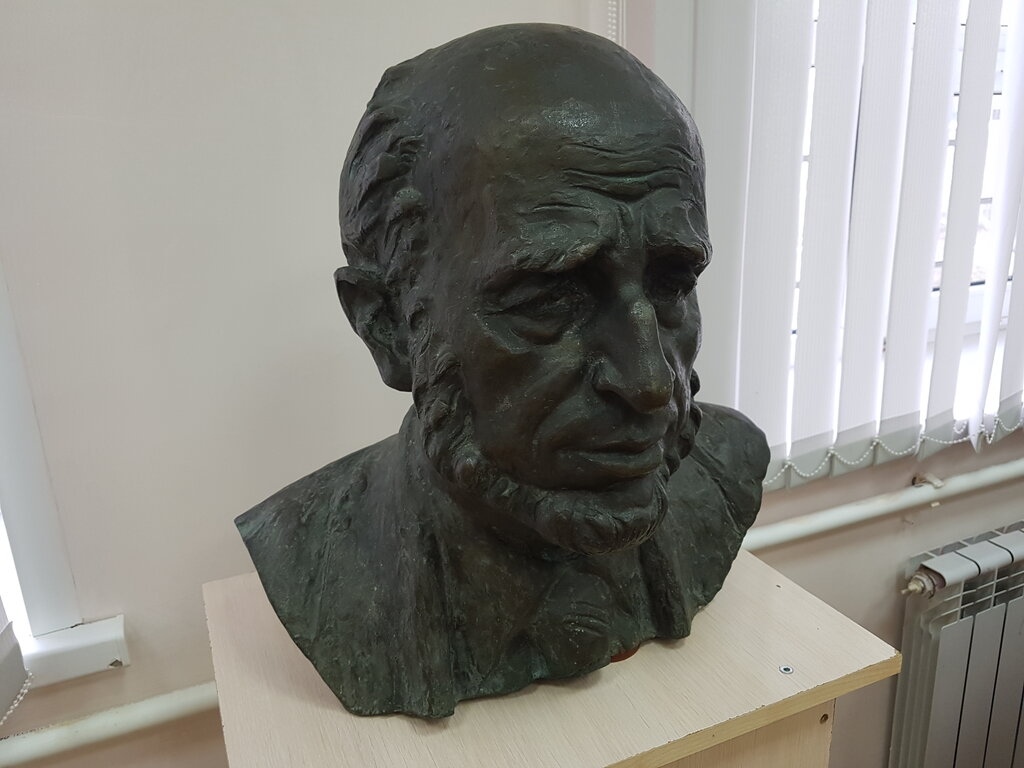 Okul müzesi Музей истории школы, Maloyaroslavets, foto