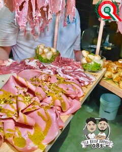 Pizzeria Bella Napoli 081 (Campania, Caserta, Via San Carlo), pizzacılar