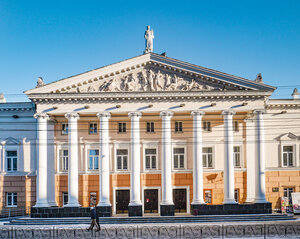 Muzykalno-dramatichesky teatr imeni M. K. Sadovskogo (vulytsia Vereshchahina No:1), tiyatrolar  Vinica'dan