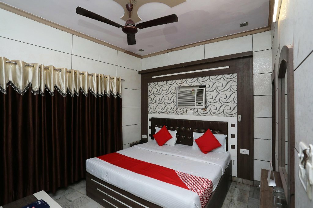 Otel Oyo 29411 Hotel Vanshika, Agra, foto