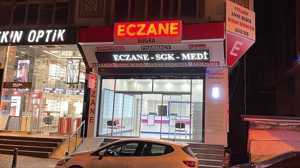 Eczaneler Buğra Eczanesi, İstanbul, foto