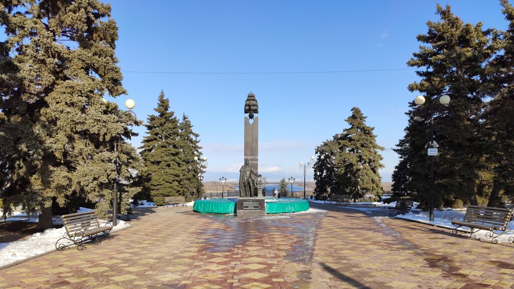 Anıt, heykel М.П. Лазарев, Azov, foto