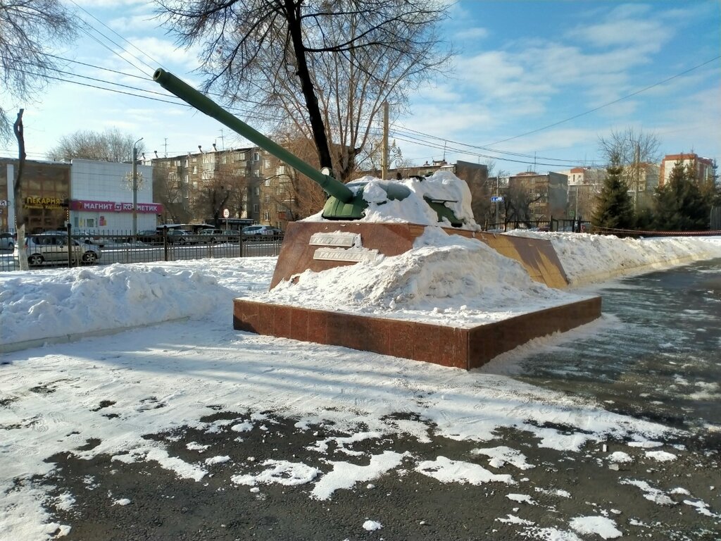 Turistik yerler Героям-танкистам, Çeliabinsk, foto