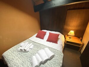 La Pomme de pin 1 (Grand Est, Vosges, Arrondissement d'Épinal, Saint-Amé, Grande Rue, 66), otel  La Bresse'ten