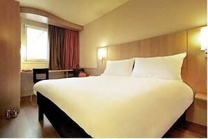 Ibis budget Brignoles Provence Verte (Provence-Alpes-Côte d'Azur, Var, Arrondissement de Brignoles, Brignoles, Chemin des Adrets), otel